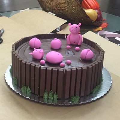 Fondant Pigs Cake Toppers Fondant Pig in Mud Fondant Pig Farm Party ...