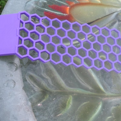 3D Printed Bee Ladder for Bird Baths Provide a Safe Haven for Your ...