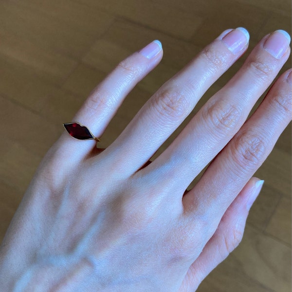 Red Garnet Lips Ring: 925 Sterling Silver Gold Plated Kiss Ring, Garnet ...