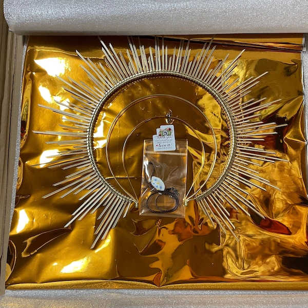 Golden Crown With Red Roses and Dragon, Red Gold Dragon Flowers Gold ...