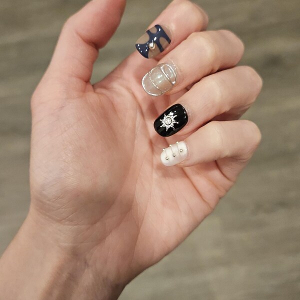 Saturn’s Radiance Press on Nails: Bronze Chrome Design With 3D ...