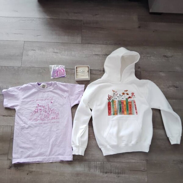 Illyrian Snowball Champaign Sweatshirt ACOTAR Bookish Holiday Crewneck ...