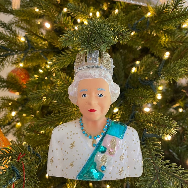 Queen Elizabeth II Glass Ornament / Queen Elizabeth II Figurine With ...