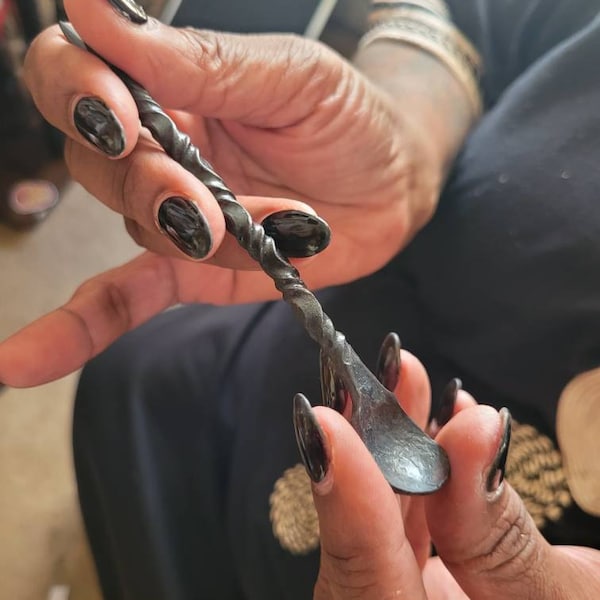 Hecate Oil to Honor the Goddess of Witchcraft, Hekate, Triple Goddess ...