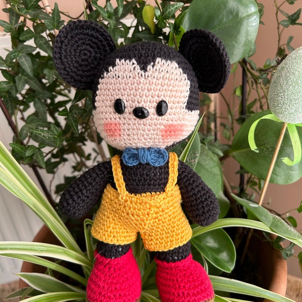 Mika the Mouse | Amigurumi Crochet Pattern by Linhas De Algodão ...