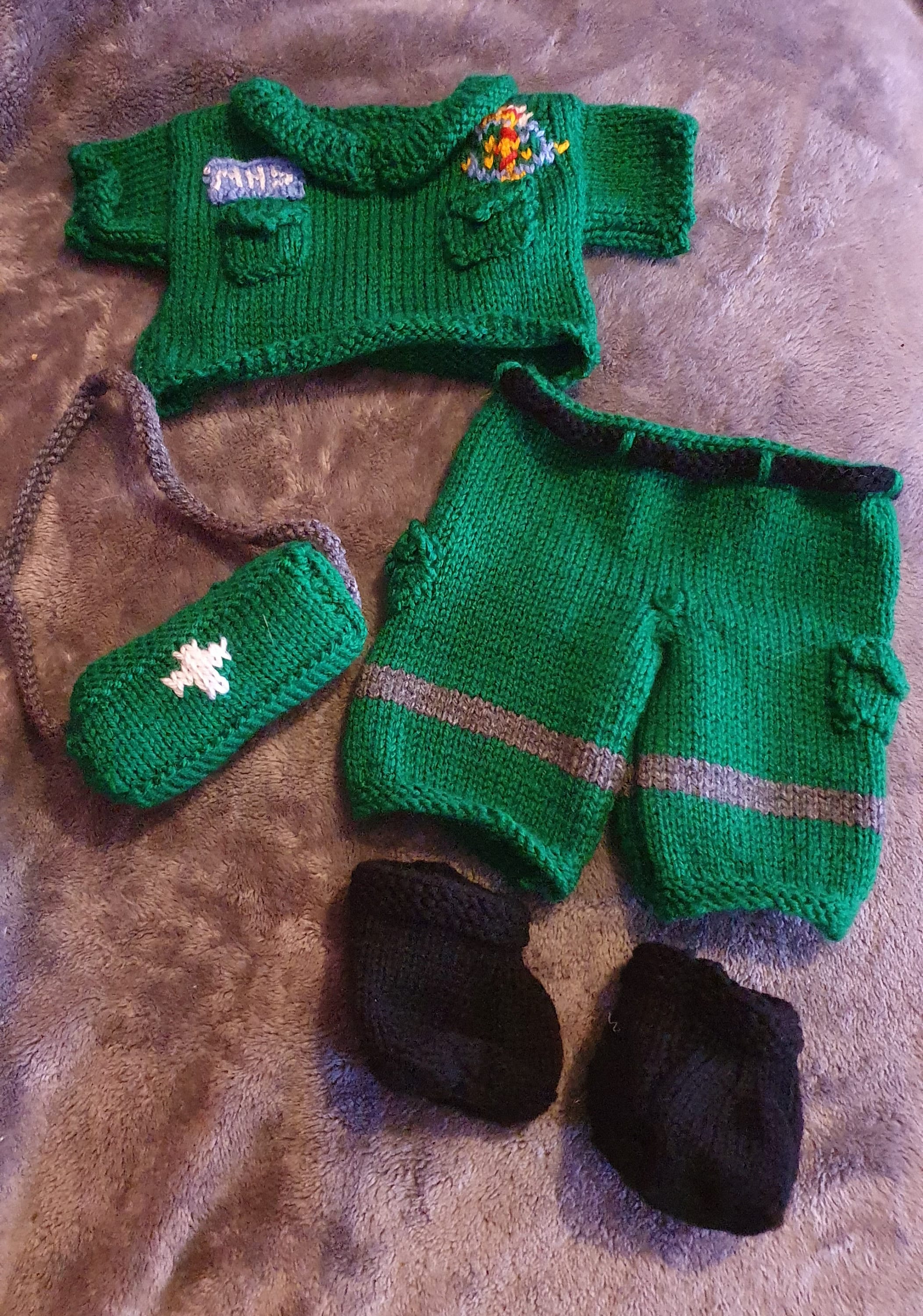Paramedic Outfit - Knit a Teddy
