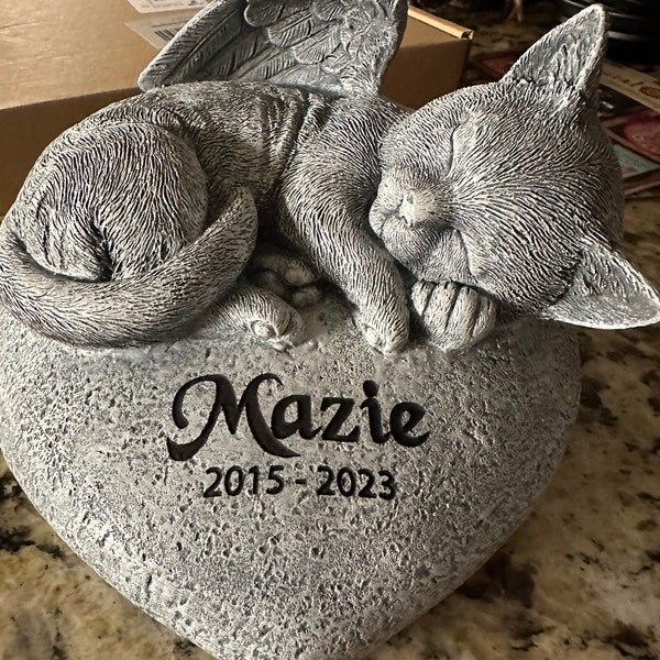 Cat Memorial Garden Stones Grave Markers With a Cat Sleeps on the Heart ...