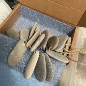 50 Pcs Center Drilled Natural Sea Stones for Craft.hole 2mm, 3mm, 4mm ...