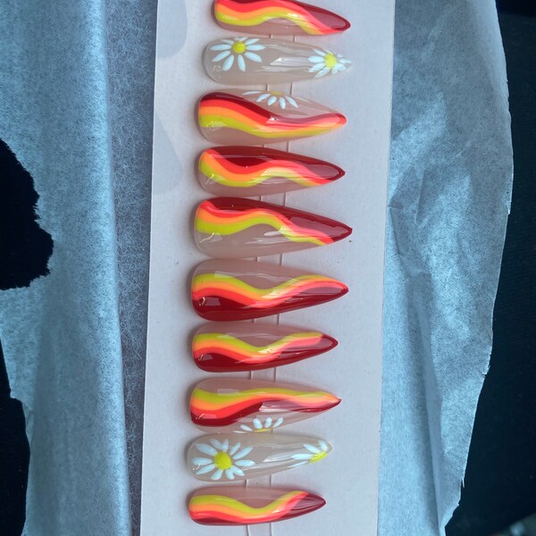 Retro Daisies Daisy Nails /negative Space/retro Abstract Nail Art Gel ...
