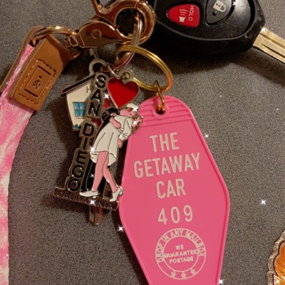 Getaway Car Keychain in Pink Motel Keychain Vintage Hotel Tag Cute ...