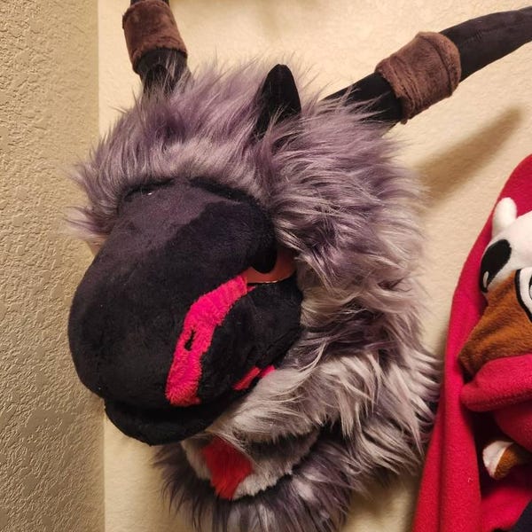 Fursuit Head Wall Mount: Cosplay Headgear Display (10lb Max Load) - Etsy