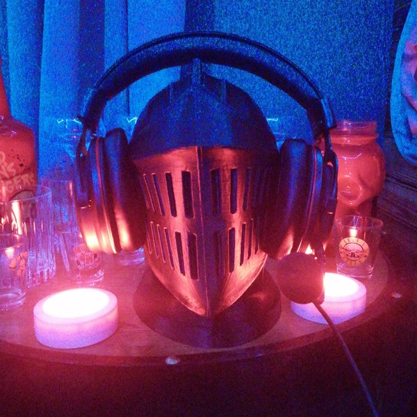 Lothric Knight Headphone Stand | Knight Perfect Gamer Gift | Lothric ...