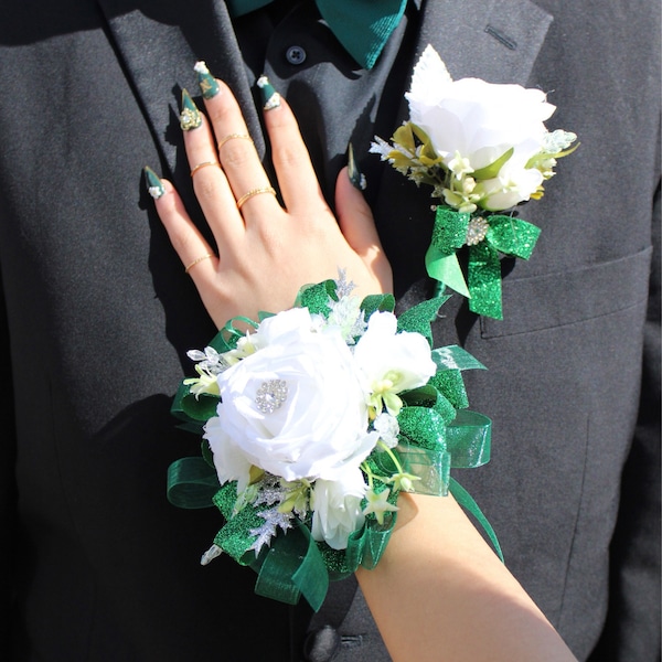 Green Corsage and Boutonnière Set / Mother of the Bride/ Prom ...
