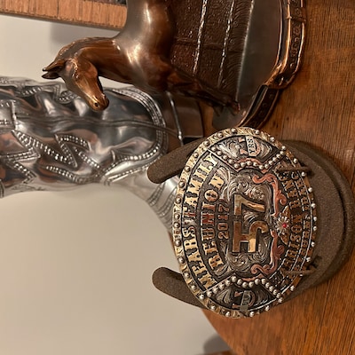 Vertical Belt Buckle Display 3-10 Buckles - Etsy