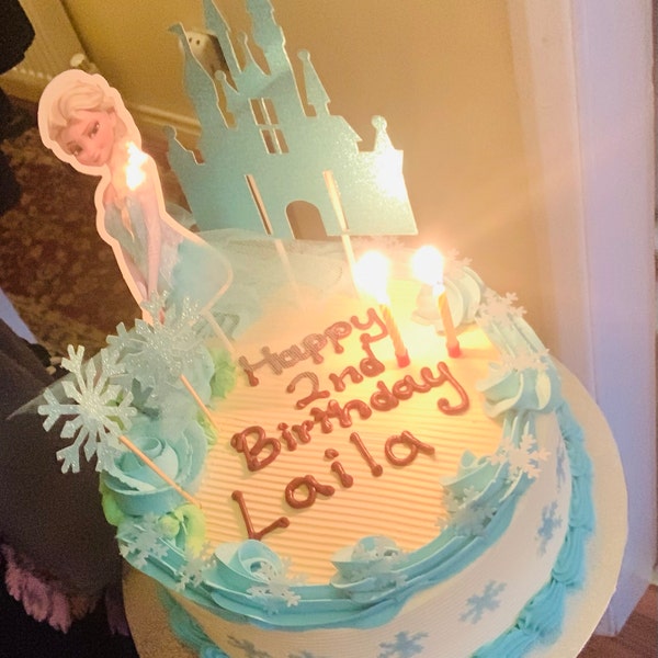 Frozen Elsa and Anna Like Characters , Silver Castle & Snowflake Cake ...