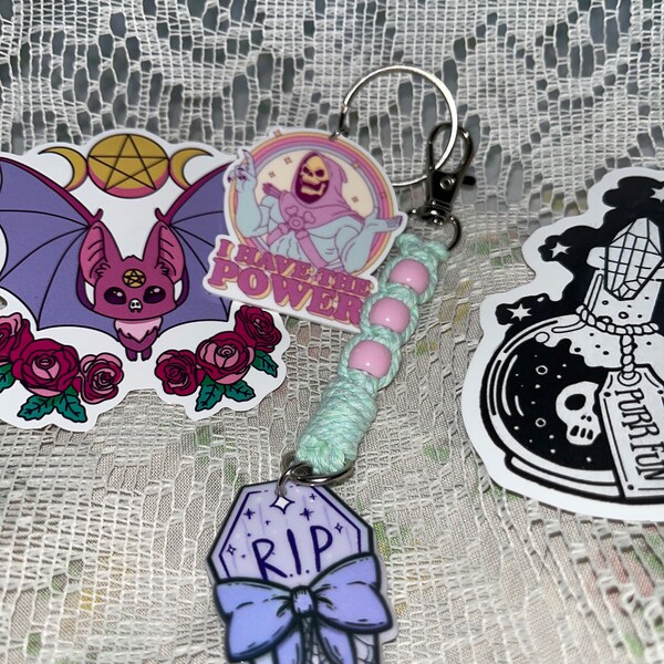 Pastel Goth Keychain - Horror Keychain - Macramé Keychain - Ouija ...