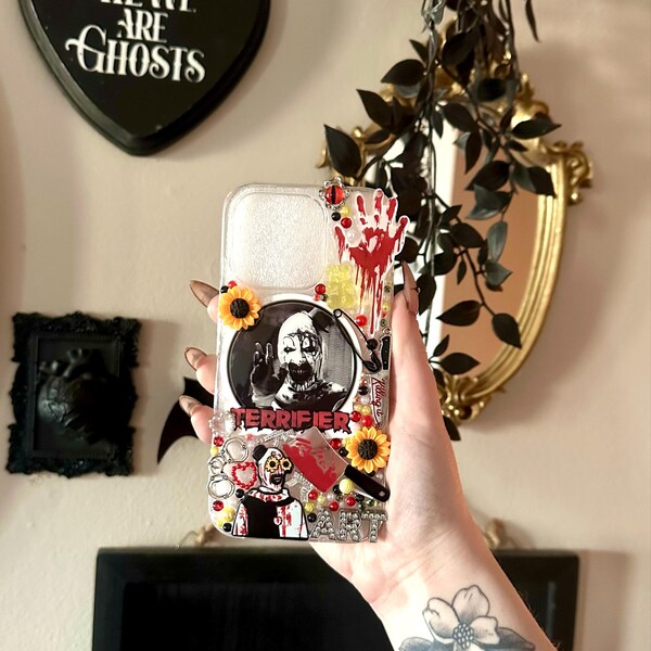 Horror Junk Case | iPhone Cases, Chucky, Ghostface, Terrifier,scary ...
