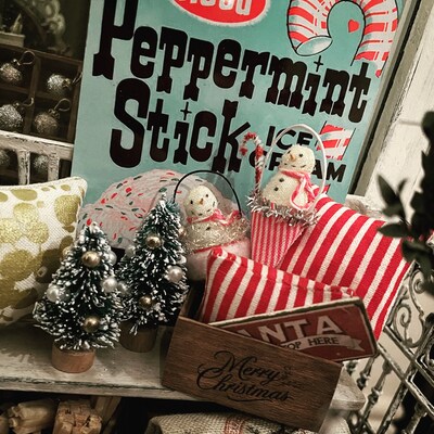 1:12 Christmas Snowman & Candy Cane Stand Decoration, 1/12th Scale ...