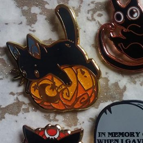 Pumpkin Cat (castor) - Hard Enamel Pin | Gold Plated | Cute Gift | Pin ...