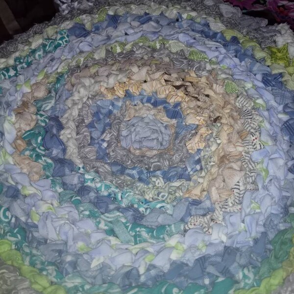 Rag Rug Fabric Strips, Yarn Toothbrush Rug, Banner Locker Hooking Amish ...