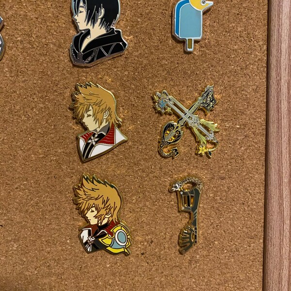 Kingdom Hearts - Roxas + Keyblade - Hard Enamel Pin - Etsy