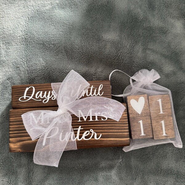 Engagement Gift - Wedding Countdown Blocks - Days Until/years as Custom Mr and Mrs Gift for the ...