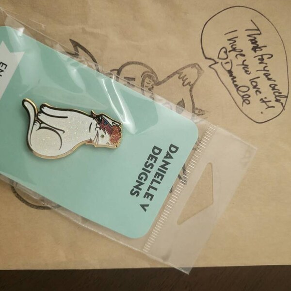 Divine Cat Enamel Pin - John Waters Pin - Pink Flamingos Pin - Etsy