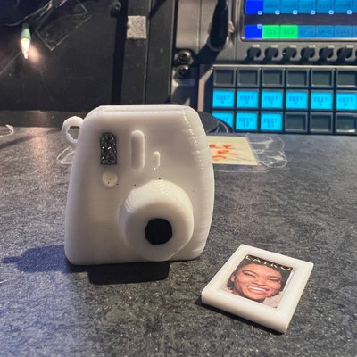 Insta Photo Camera Keychain 3D Stl Files, 3D Keychain Print Files ...