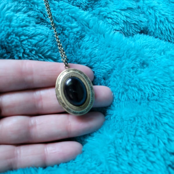 Stone Oval Locket Necklaces in Onyx, Black and Gray Snowflake Obsidian ...