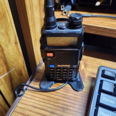 Vertical Desktop Stand for Baofeng UV-5R or BF-F8HP Handheld Radio ...