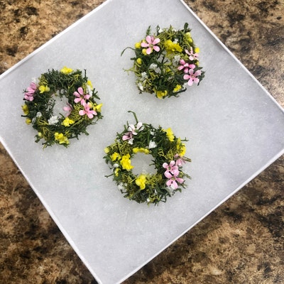 A Cheerful Miniature Wreath for Spring - Etsy