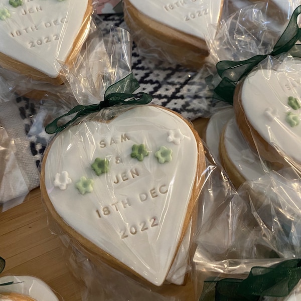 12 Small Iced Heart Shortbread Wedding Favours, Any Colours. Iced ...