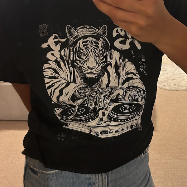 Samurai DJ From Edo Period Wall Print | Wall Art for Djs | Music ...