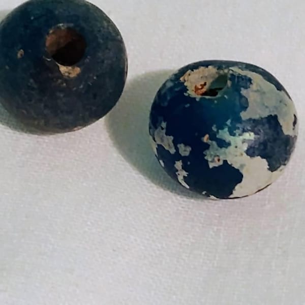 String of 10 Antique Eye Beads and Gold Foil Bead - Etsy