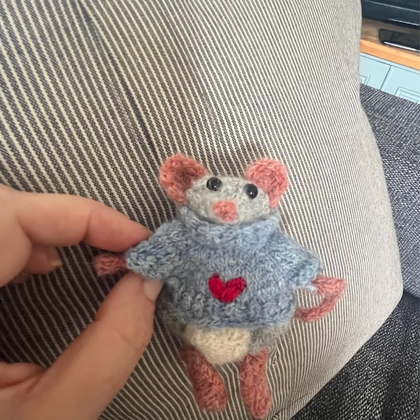 Mouse in a Sweater - KNITTING PATTERN - Etsy