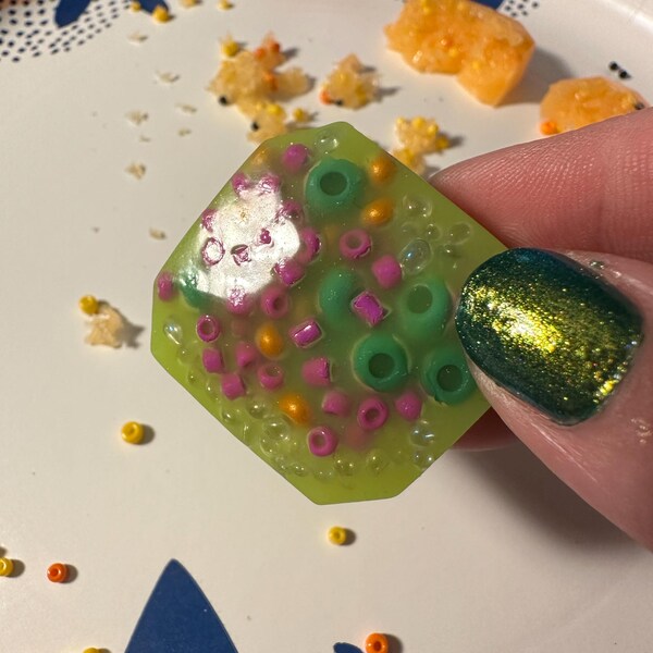 Picking Popping Fidget Pick Palette Toy Black and Yellow Texture to ...