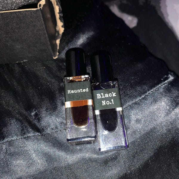 BLACK CAT'S PURR, Gothic Fragrance, Perfume Oil, Witchy Scents - Etsy