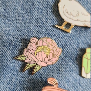 Albone Pearl Peony Cloisonne hard Enamel Pin in Gold - Etsy