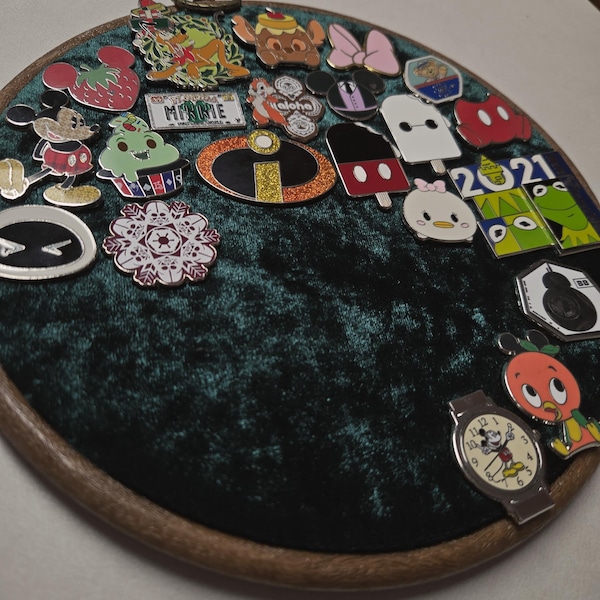 Velvet Circle Pin Board Badge Lapel Wall Mounted Display Board Enamel ...