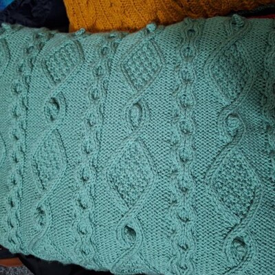 Easy Garter Stitch Woman's Chunky Edge to Edge Jacket Cardigan Pockets ...