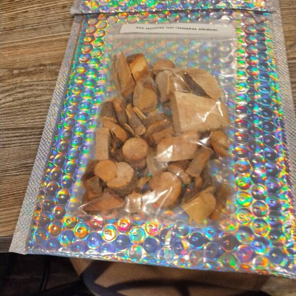 Mimosa Tree Bark (albizia Julibrissin). Mimosa Tree. Tree of Hapiness ...