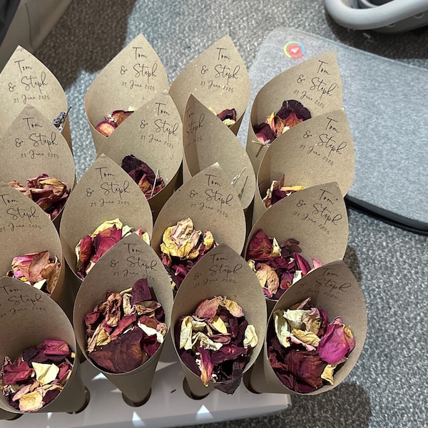 Confetti Cones - Personalised - Ready Rolled Confetti Cones - Ready to ...