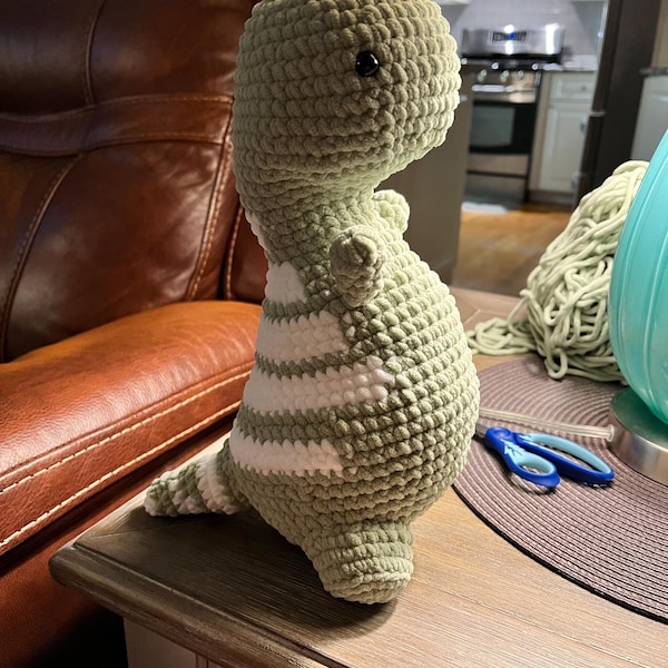 Crochet Pattern: Timothy the T-rex - Etsy