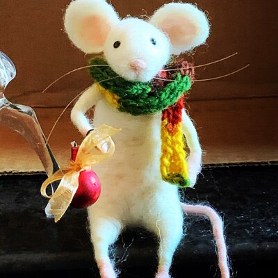 Needle Felted Christmas Mouse, Christmas Mouse, Felted Mouse, Christmas ...