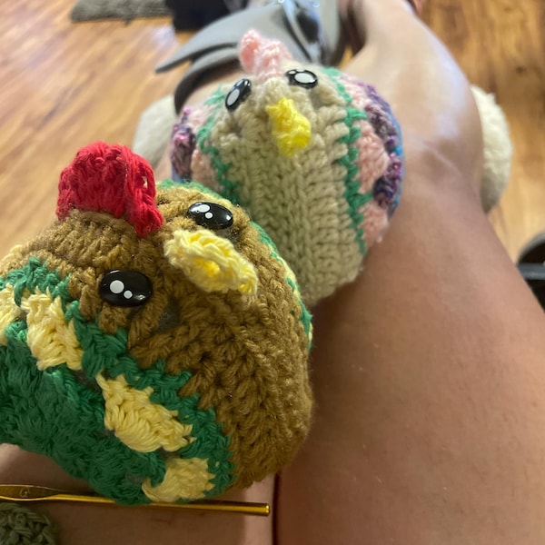 Granny Square Chicken Crochet Pattern · DIY Yarn Fiber Art Tutorial ...