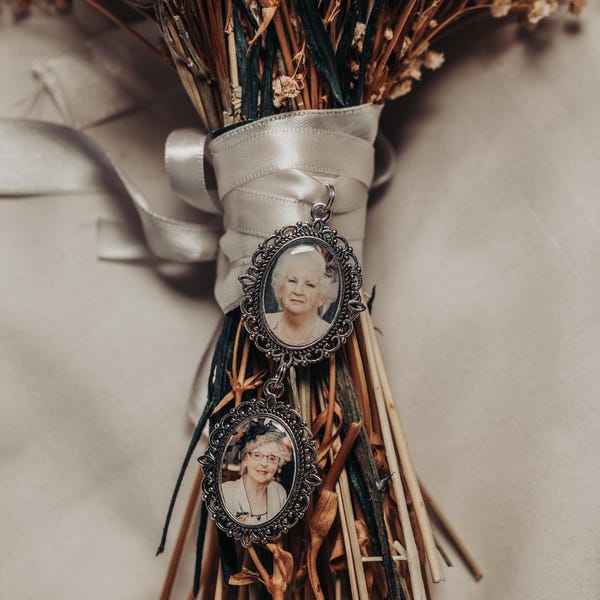 2 Oval Memory Charms Linked/remembrance Bouquet Charm/locket/brooch ...