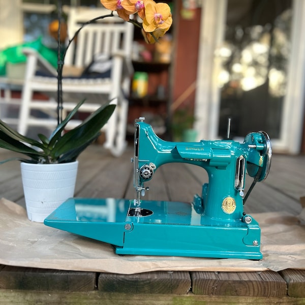 Singer Featherweight 221 Sewing Machine Custom Painted Color of Choice ...