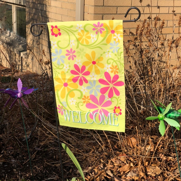 Seasonal Outdoor Garden Flags - Assorted 8 Pack - 18" X 12" Large Yard ...