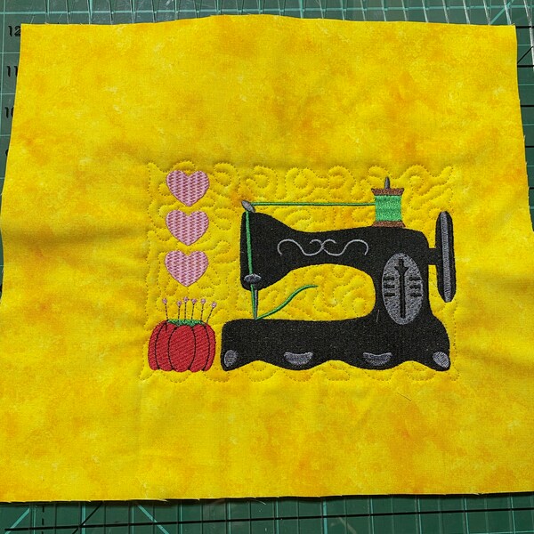 ITH Antique Sewing Machine Mug Rug, Sewing Room Decor, in the Hoop ...