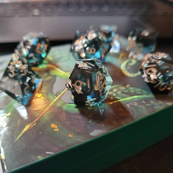 Coldhearted Icy Blue Gradient Handmade Resin Sharp Edge Dnd Dice Set ...